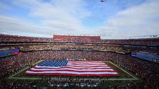 NFL Christmas announcers: Meet Netflix's announcers for Vikings vs ...