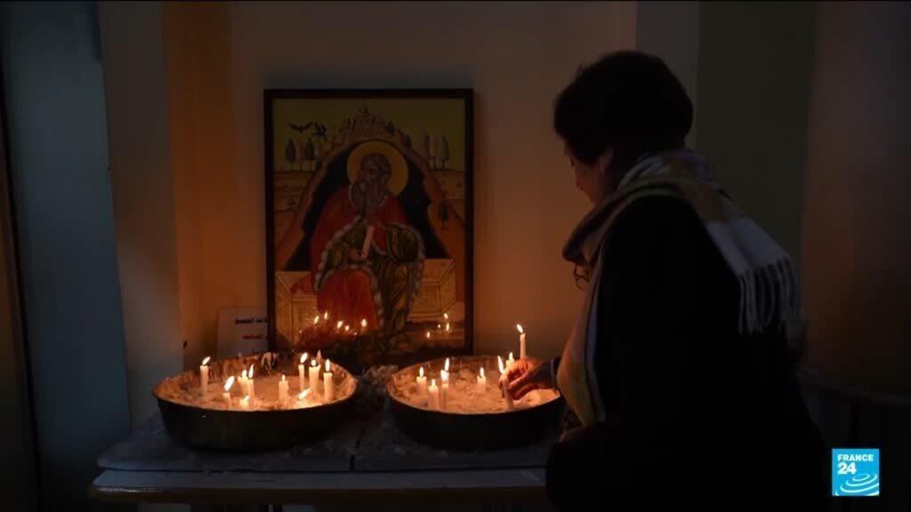 In post-Assad Syria, wary Christians celebrate Christmas under tight ...