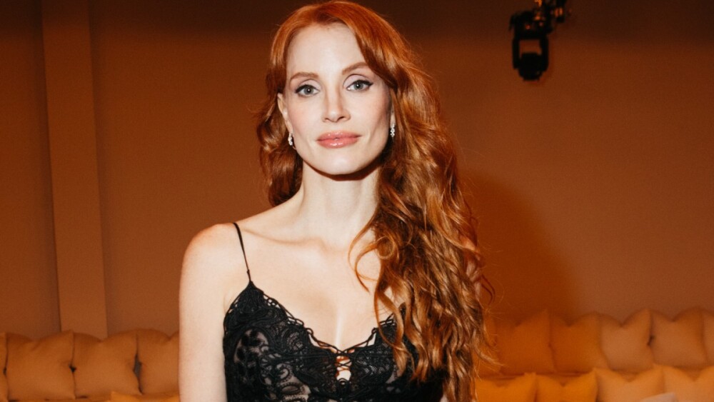 5 tonos cobrizos de pelo que rejuvenecen la mirada a los 50 y 60