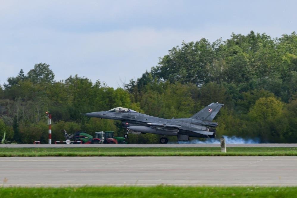 Polish Air Force intercepts Russian military aircraft over Baltic Sea