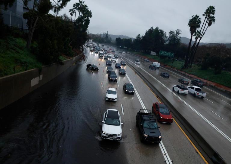 Christmas deluge continues to slam Southern California, 3 people killed ...