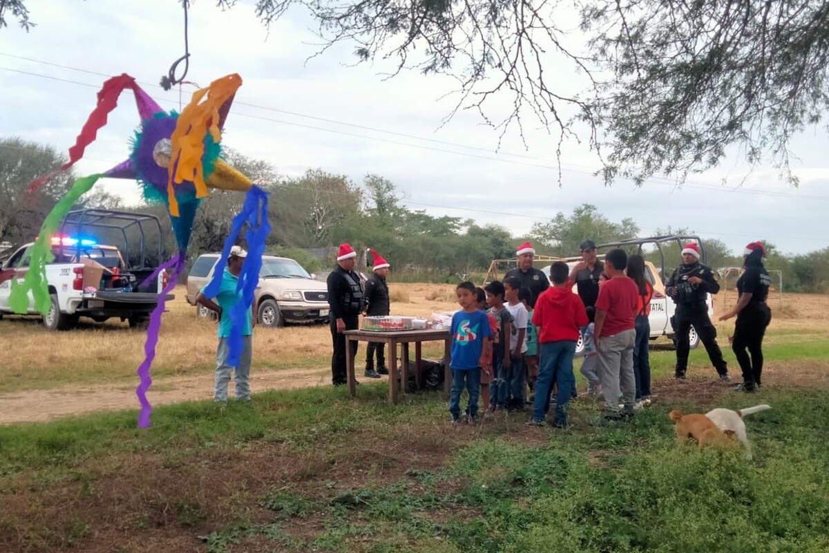 Guardia Estatal entrega dulces y juguetes en ejidos y poblados de ...