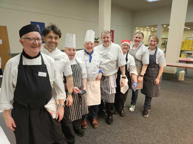 Over 500 people, including families, to be welcomed at Christmas dinner ...