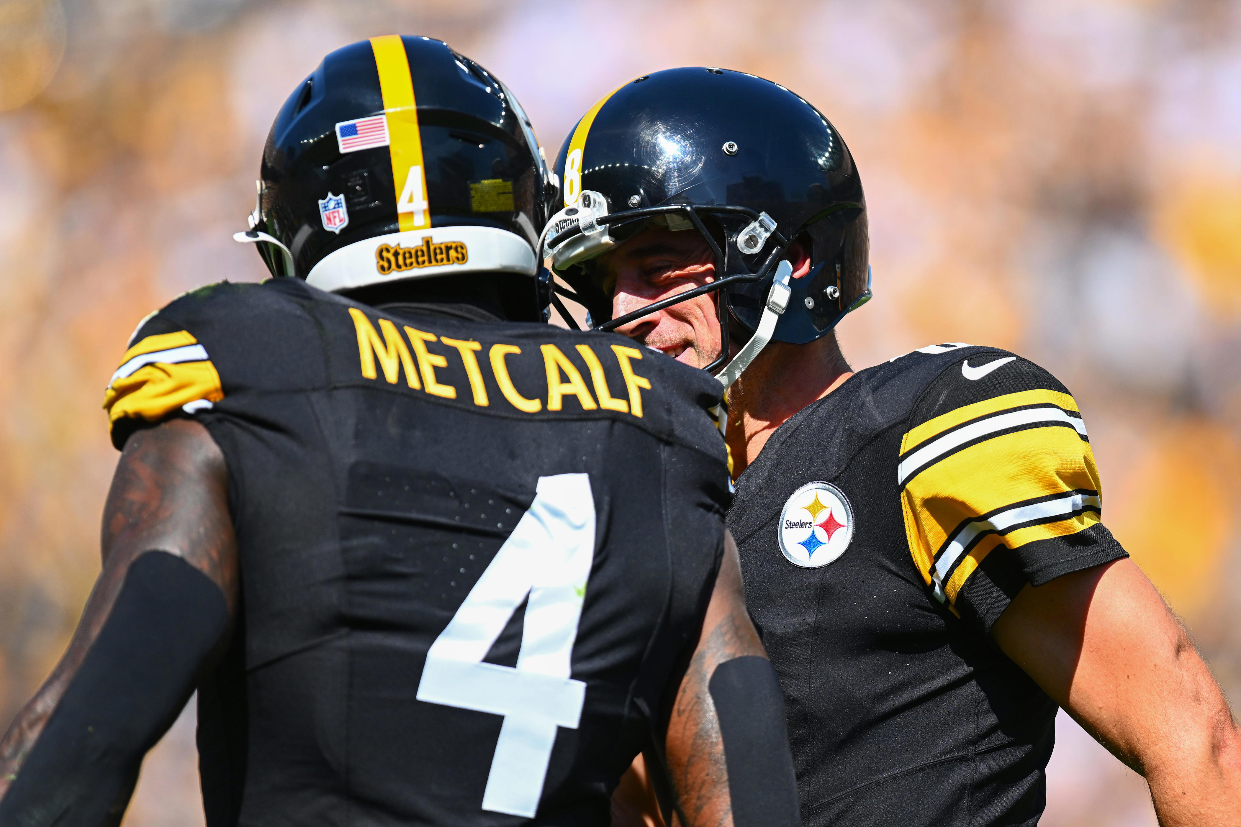 Steelers QB Aaron Rodgers speaks his mind on DK Metcalf-fan incident