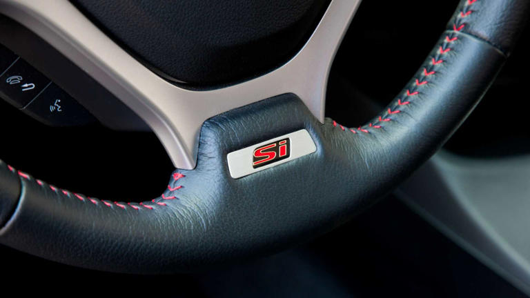 Honda's final naturally aspirated Civic Si is a smart and fun way to ...