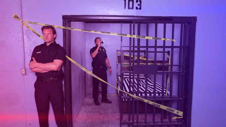 I trained in extreme camouflage to beat a high-level hide & seek