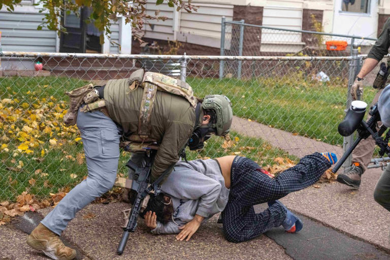 Tim Walz’s daughter Hope wishes merry Christmas to illegal migrants ...