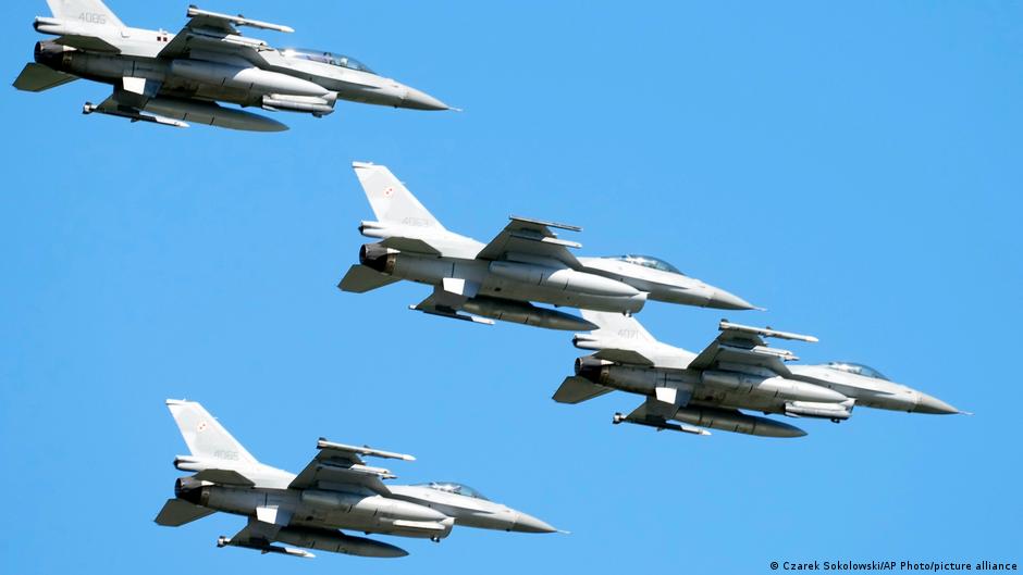 Polish jets intercept Russian spy plane