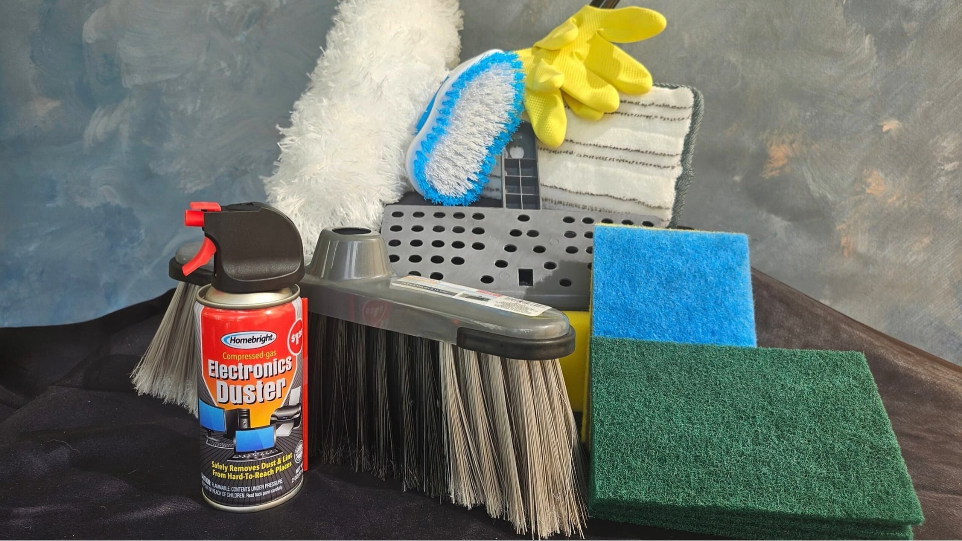 These 4 dollar store cleaning supplies will waste your money