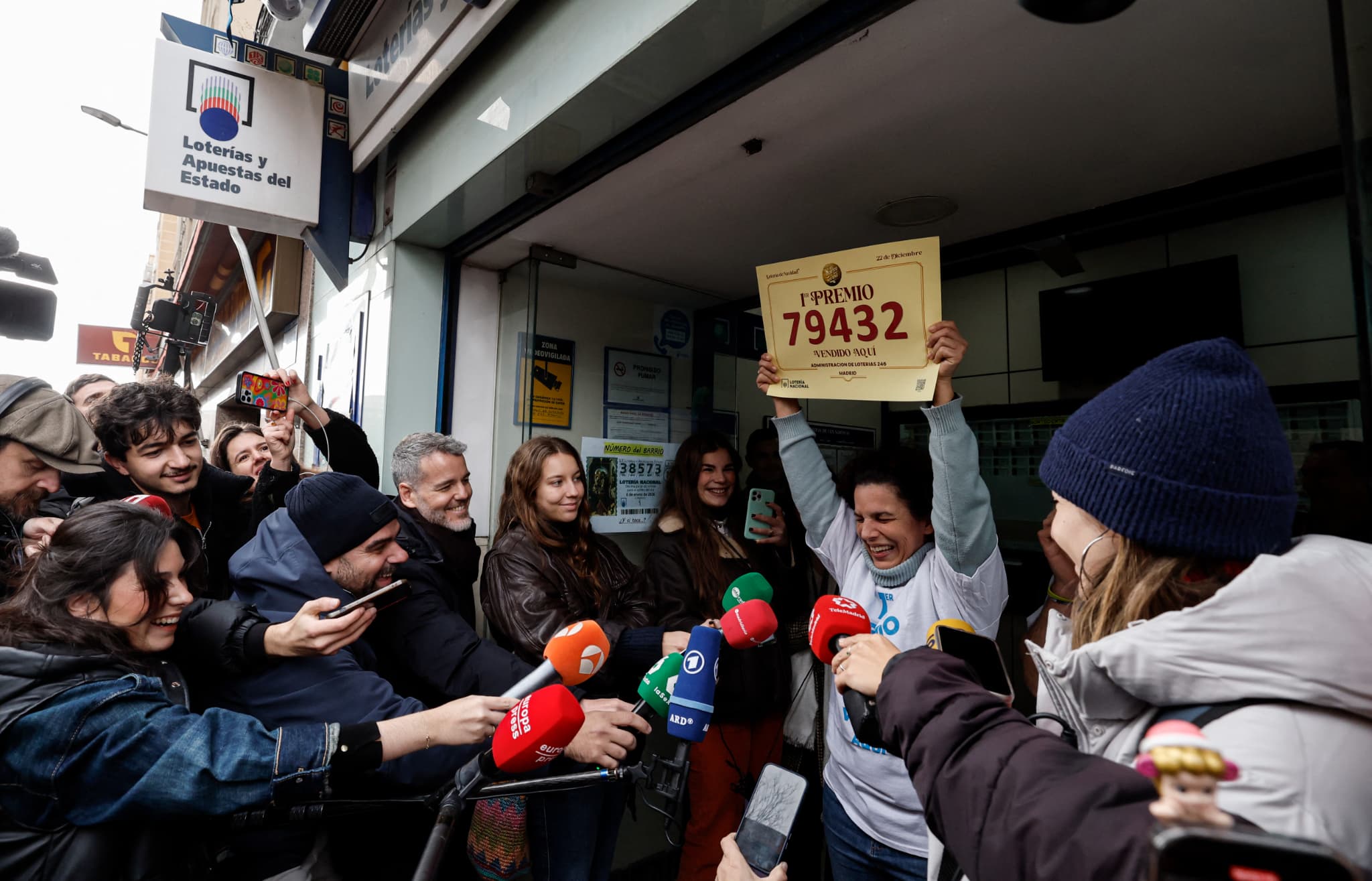 Des habitants d'un village espagnol dévasté par les incendies cet été ...