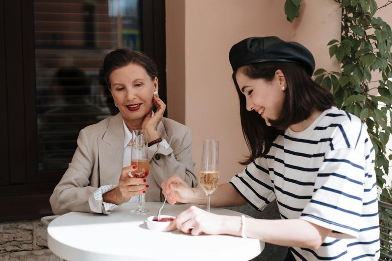 10 things truly elegant women never do (and people notice)
