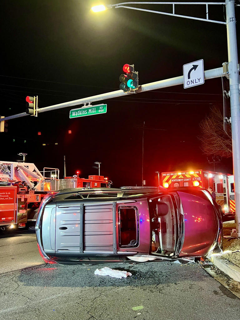 1 taken to hospital after Christmas morning crash in Gaithersburg