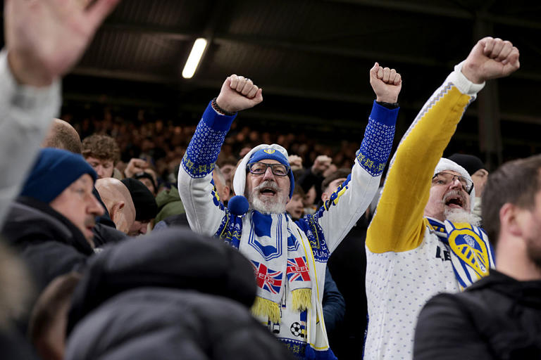 Leeds United supporters pay respect to Sunderland figure as Niall Quinn ...