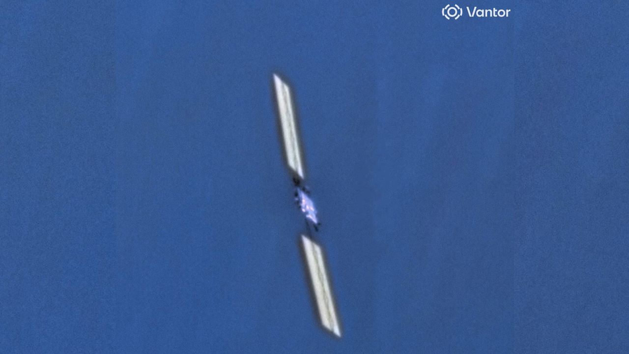 Starlink satellite pictured ‘tumbling’ after recent ‘anomaly’ in space ...