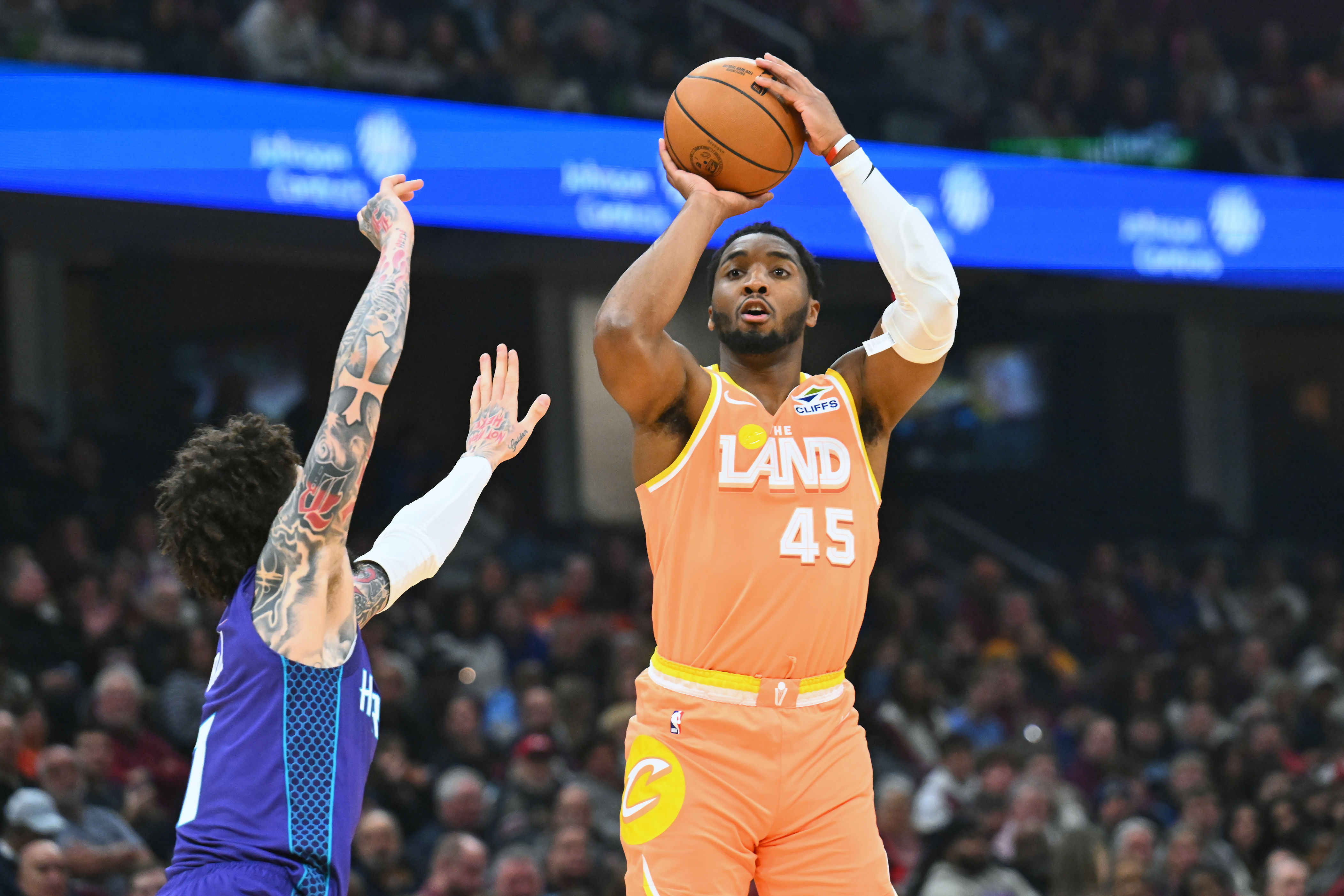 DraftKings promo code: Claim $200 Christmas bonus for NBA, NFL games