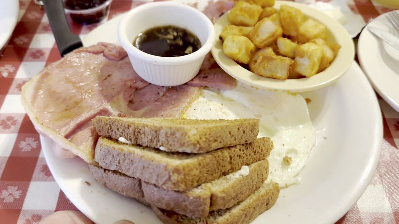 This Tennessee diner feels like a trip back to grandma’s kitchen