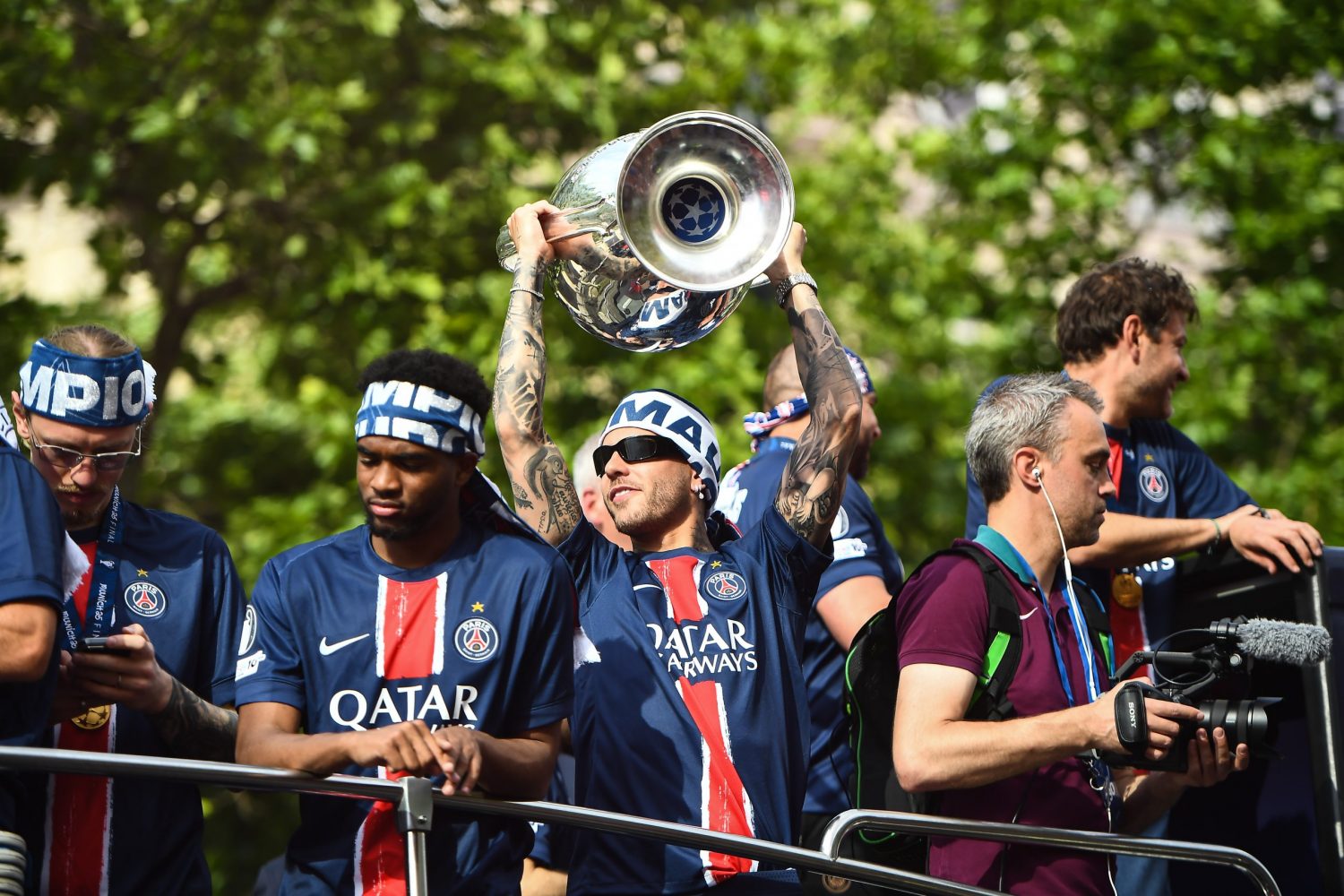 Lucas Hernandez sets a legendary record