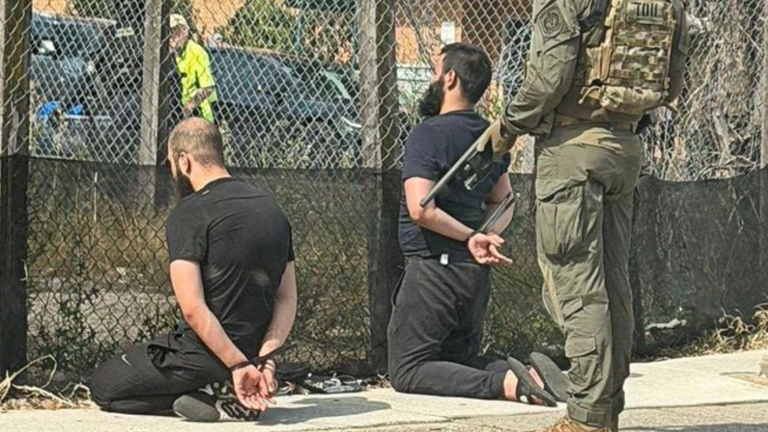 Days after Bondi terror attack, car with ‘Happy Chanukah’ sign ...
