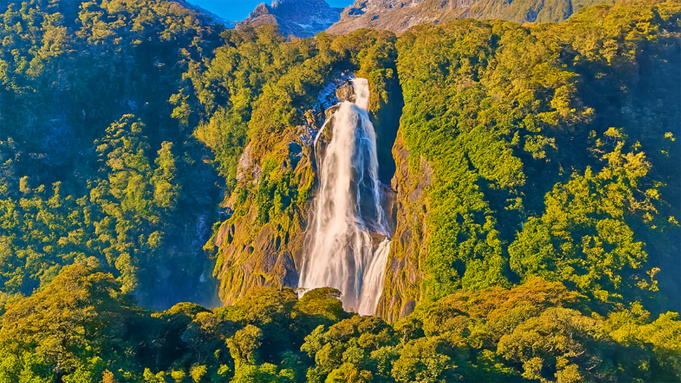 A close look at Lady Bowen Falls in New Zealand