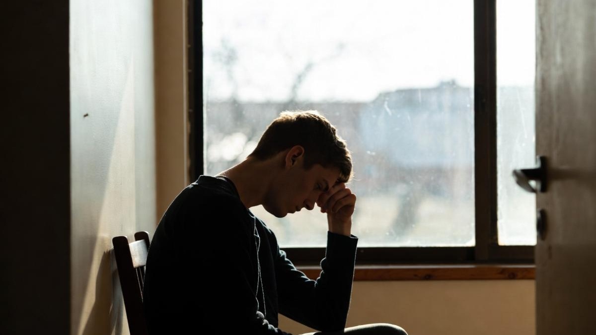 6 subtle habits that could be making it hard to keep friends