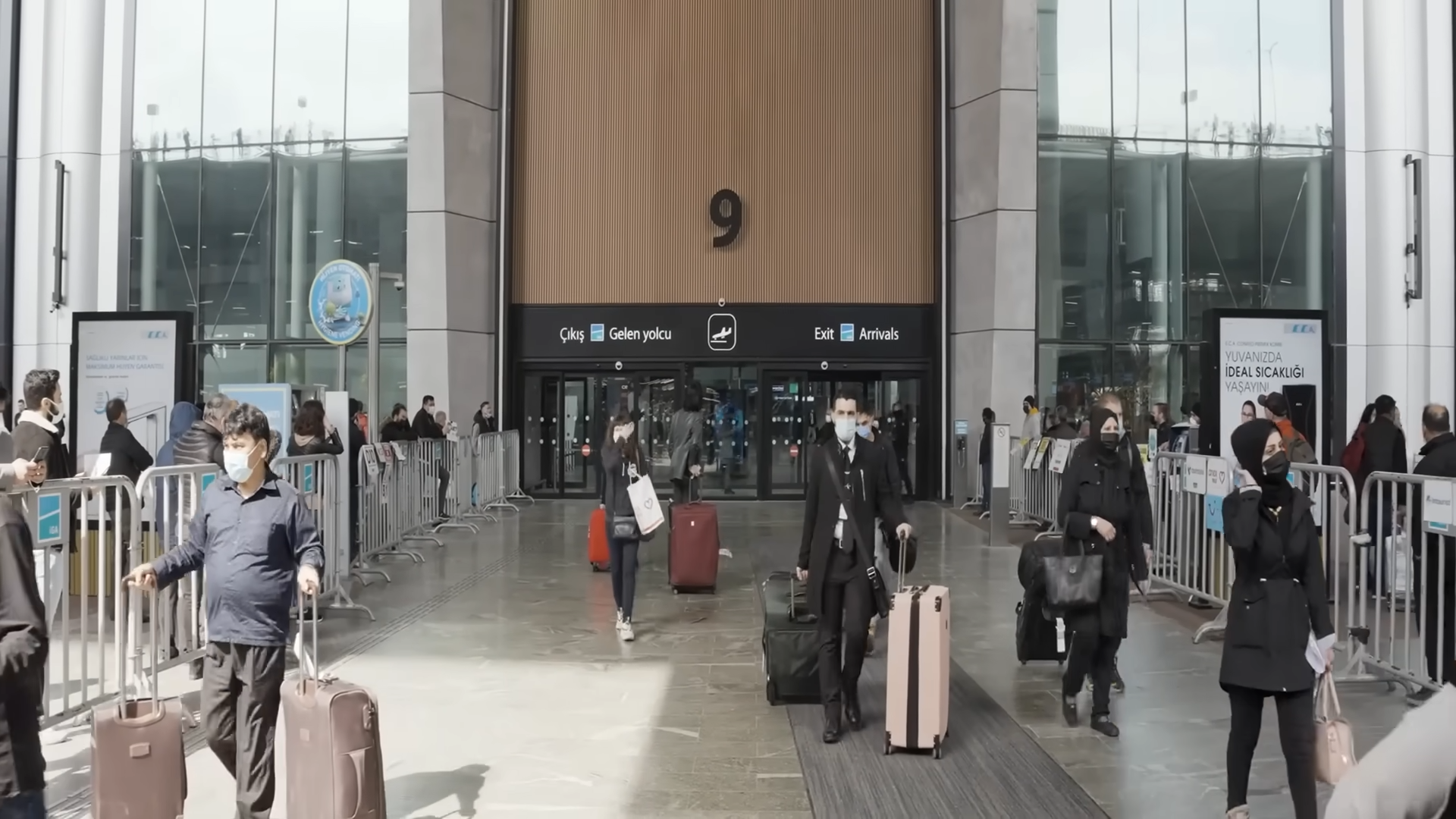 10 hidden airport tricks every traveler should know