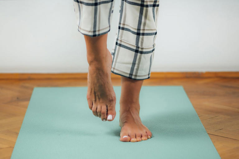 11 balance exercises for seniors to improve strength and prevent falls