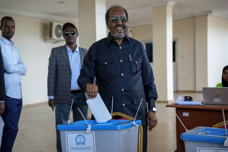 Somalis vote in Mogadishu's first local election in decades