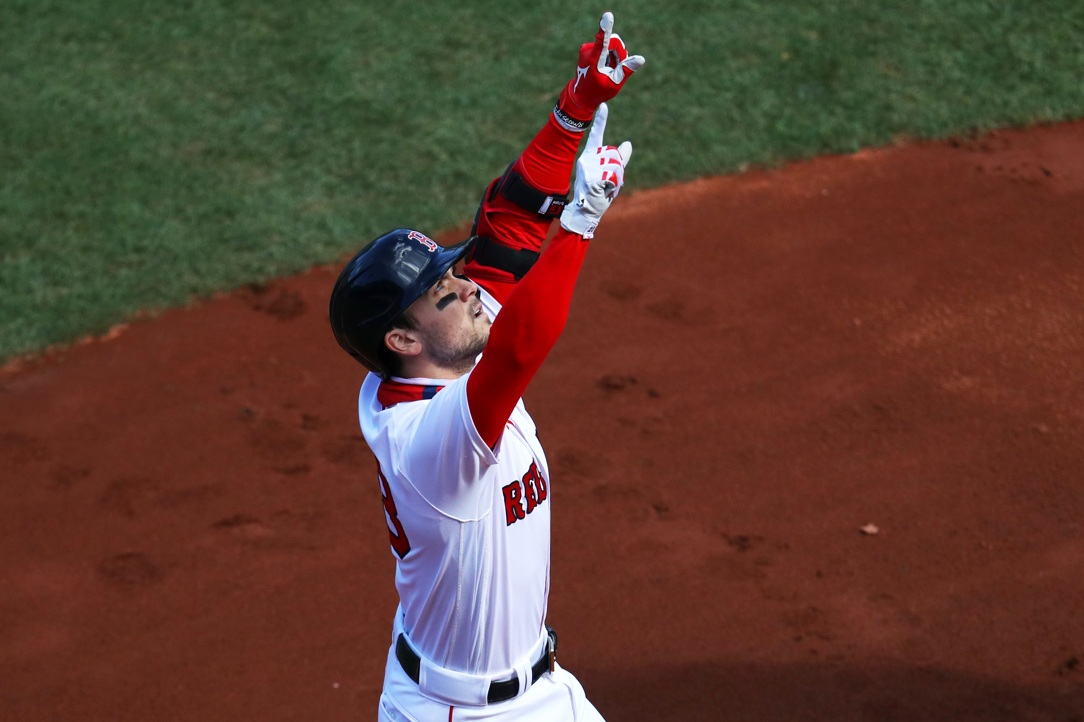 Reds sign former Red Sox 1st-round draft pick: Report