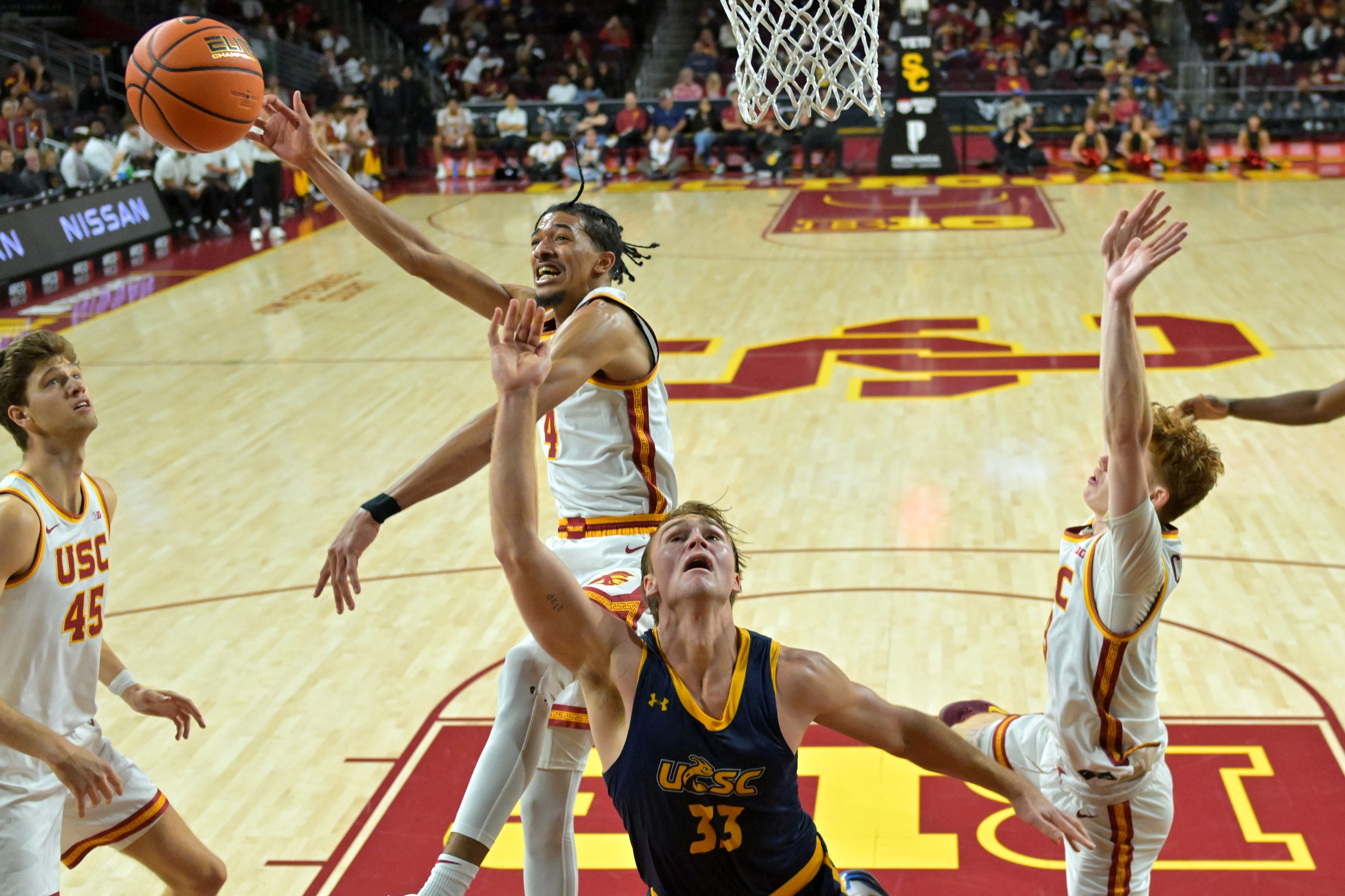 USC men’s basketball re-enters AP poll at No. 24