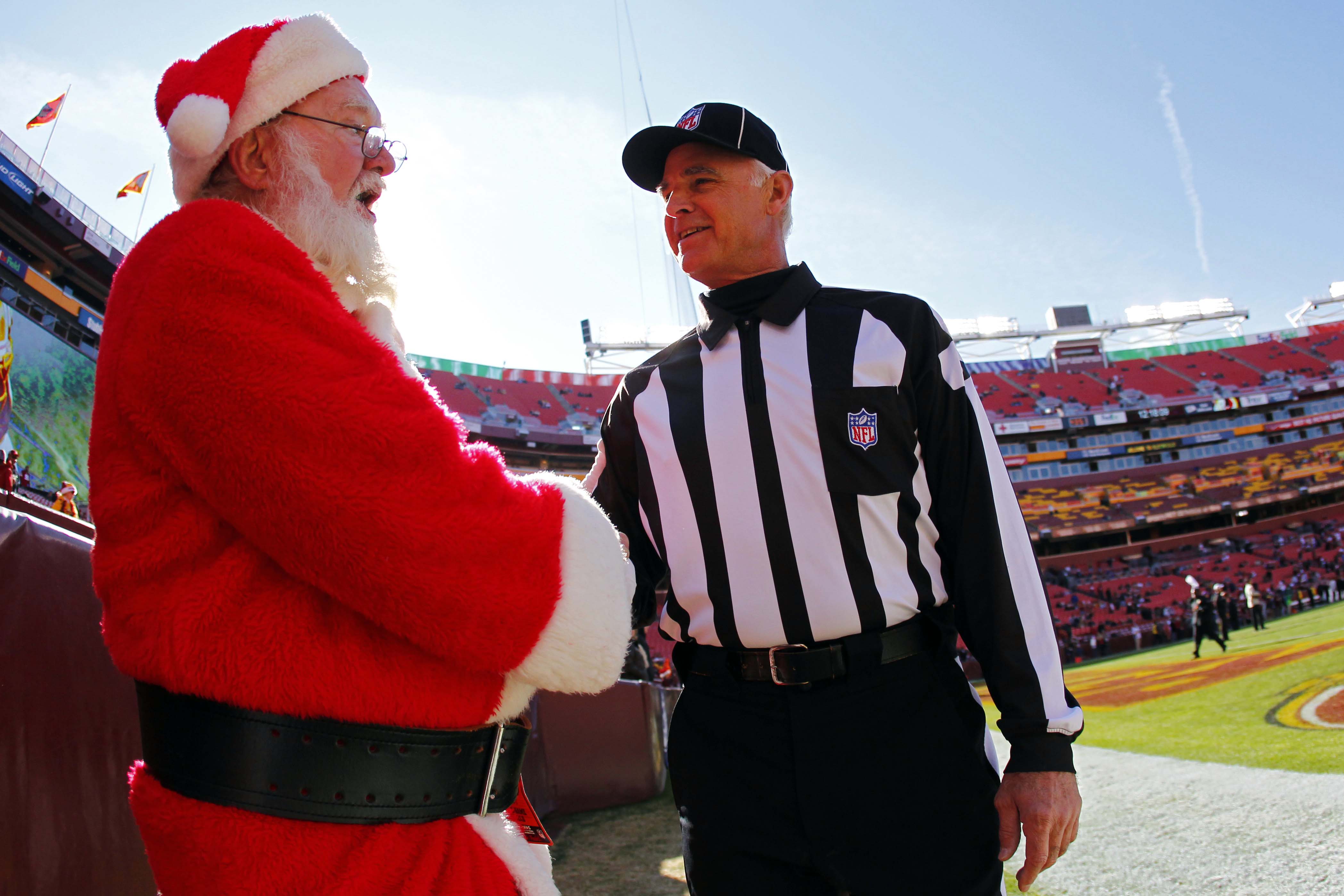 Week 17 NFL TV schedule and playoff scenarios: Live game message board ...