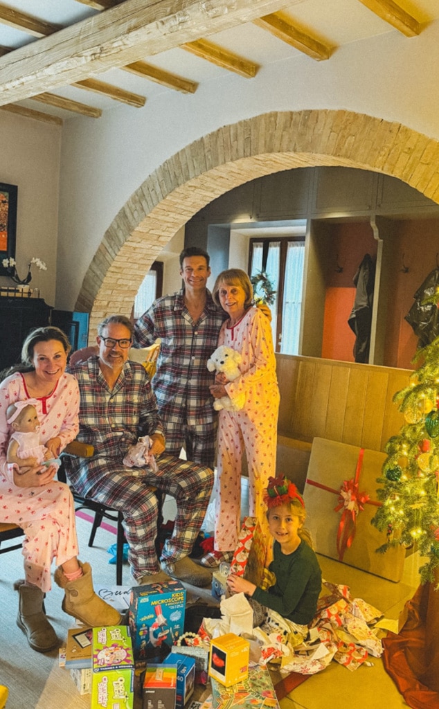 Ryan Seacrest wishes his late father a merry heavenly Christmas