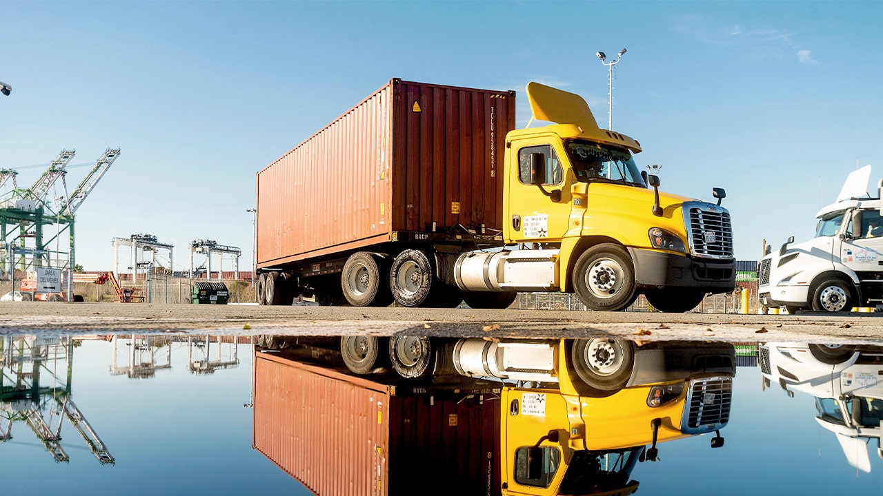 Migrant truckers sue California DMV over canceled commercial drivers ...