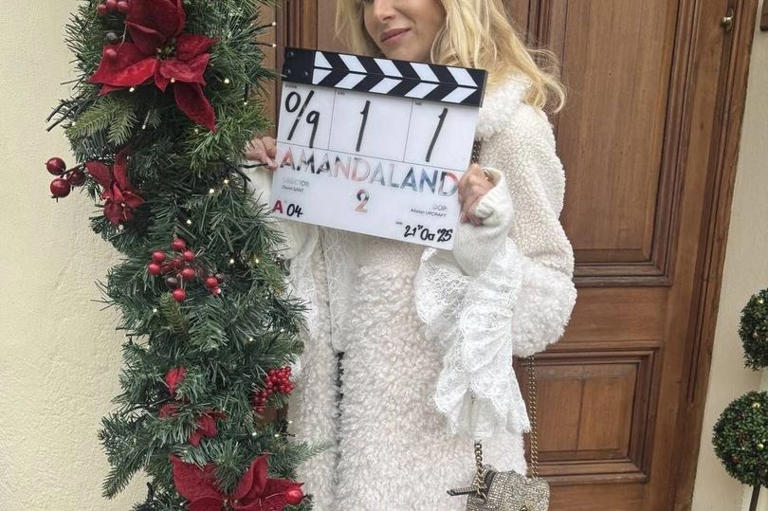 BBC Amandaland Christmas special cast as Jennifer Saunders joins