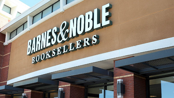 Man fatally stabbed woman, unprovoked, inside Barnes & Noble in Palm ...
