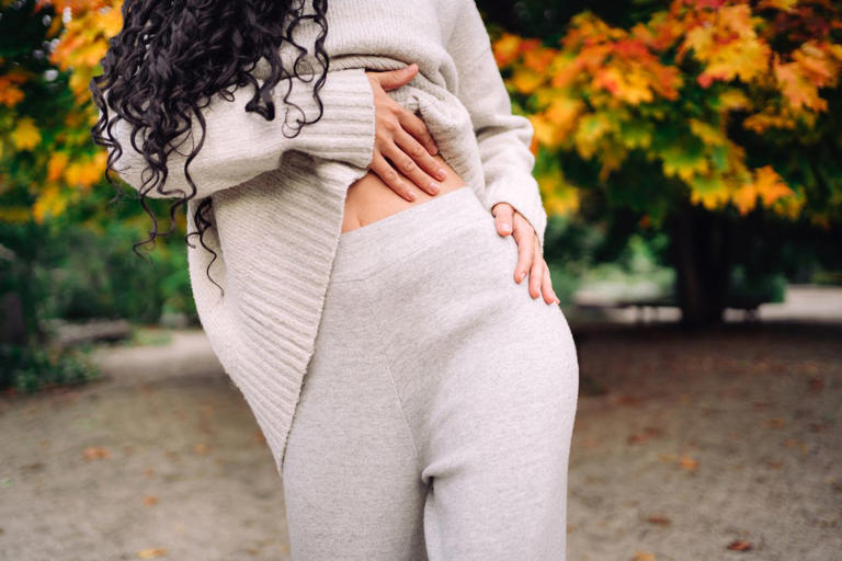 Stomach eczema: Treatment, symptoms, and causes