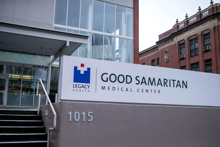 Striking Oregon, SW Washington health workers reach tentative deal to ...