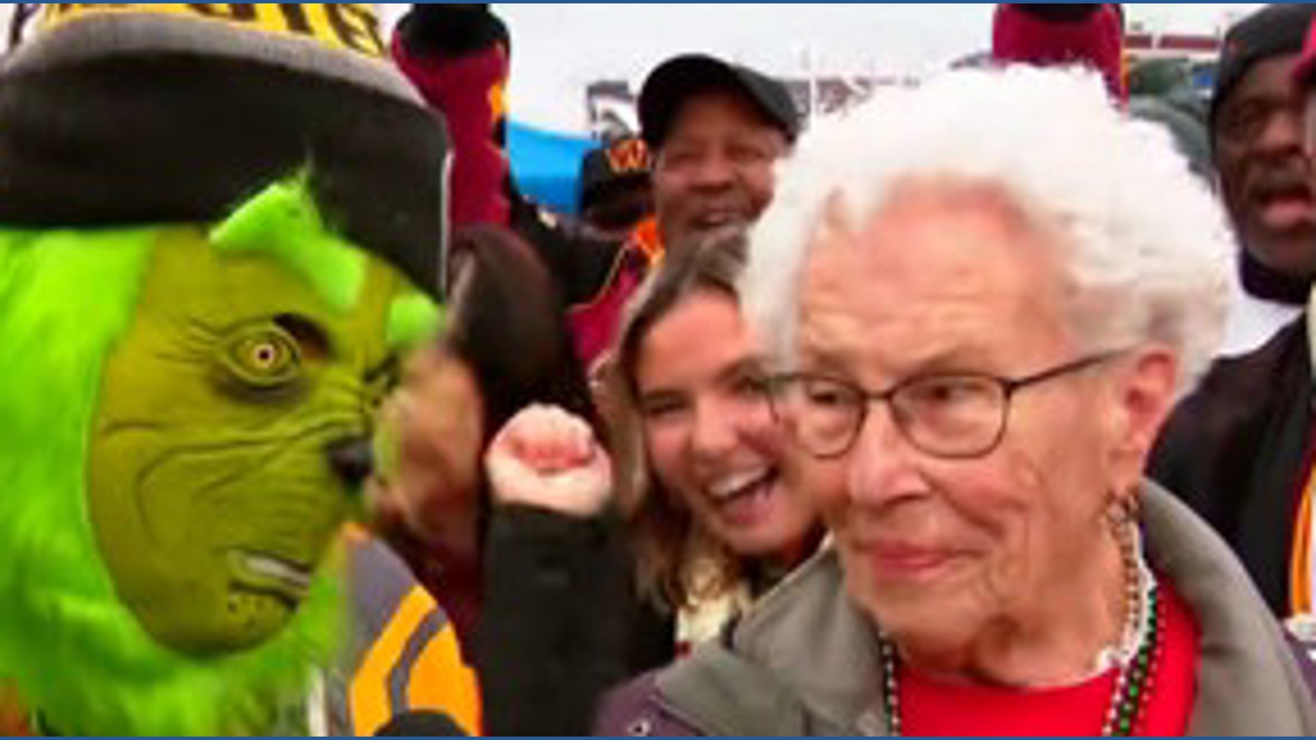 A Christmas morning tailgate for these Commanders fans
