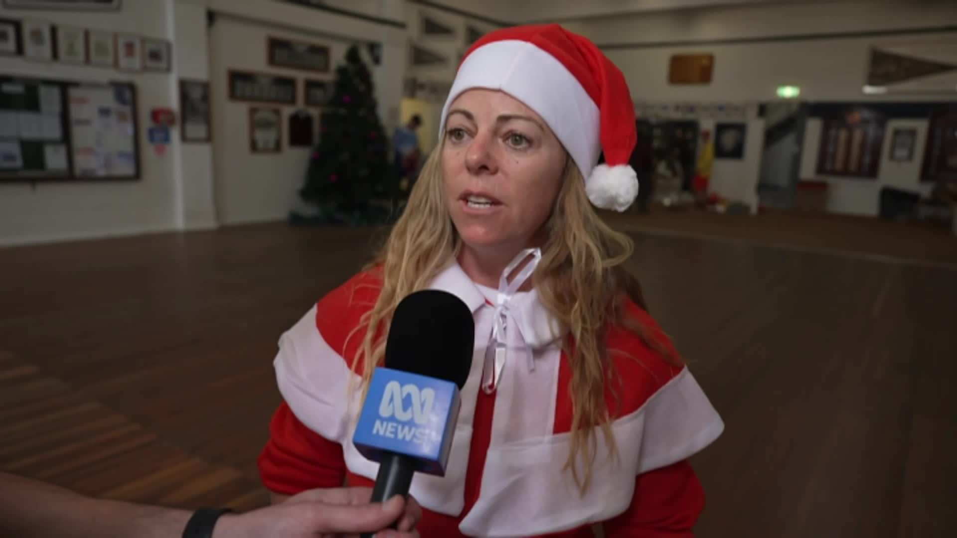 Bondi community celebrates Christmas