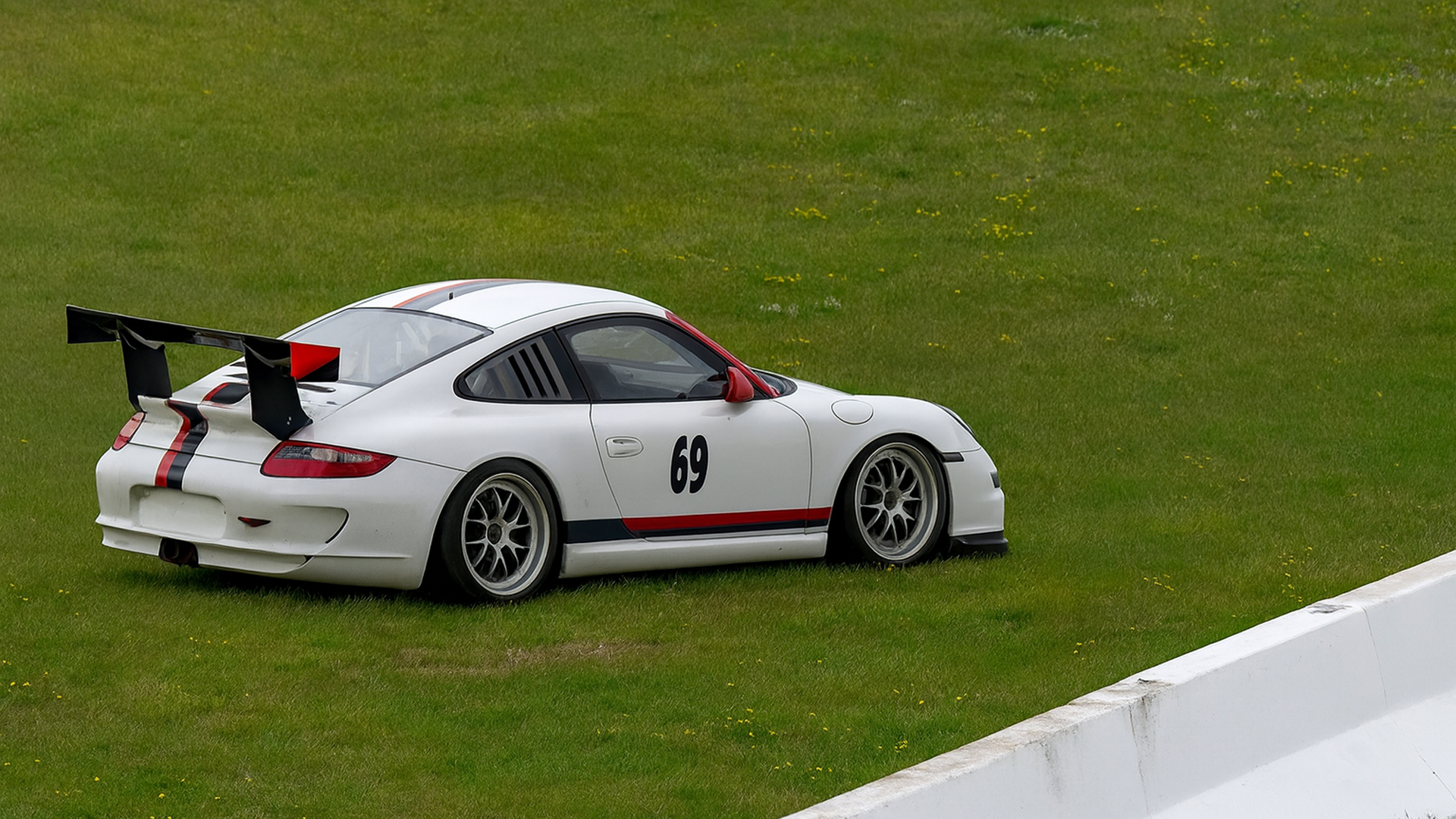 Luckiest Nürburgring drivers caught on camera