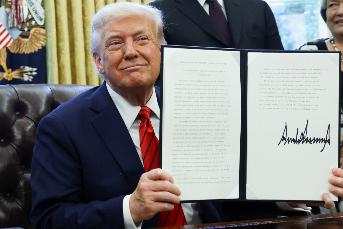 Trump strips vulnerable Pacific ecosystem of Bush-era environmental ...