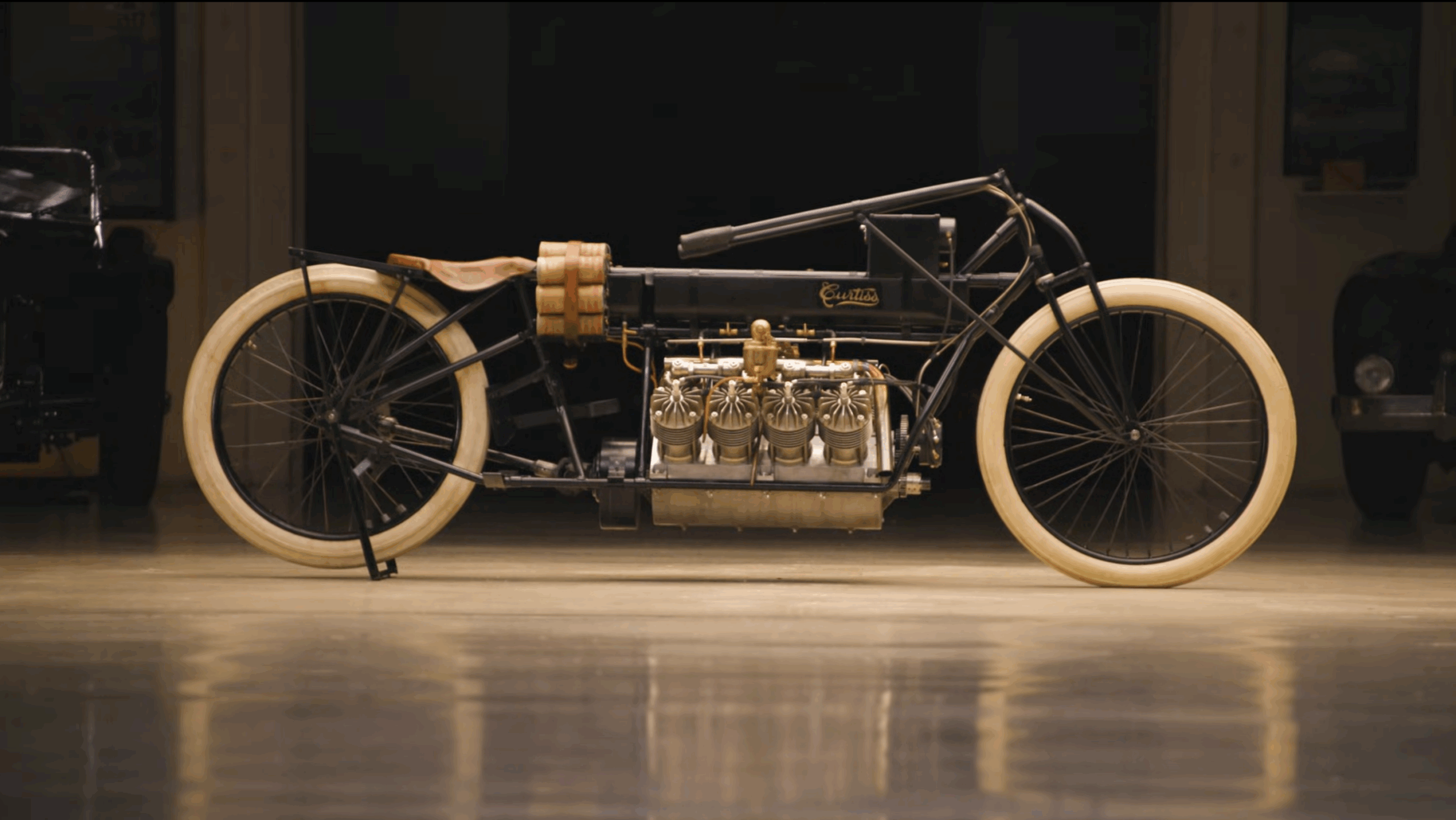 Riding a Curtiss V-8 motorcycle at 136 mph took iron nerves