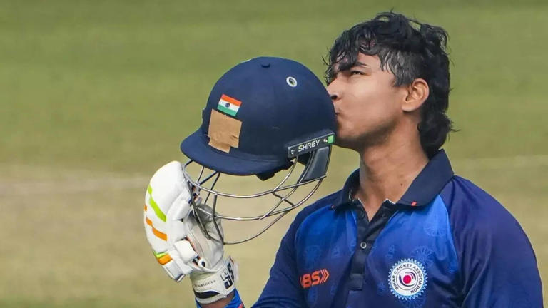 Record! 14-year-old Vaibhav Sooryavanshi scripts history, becomes the ...