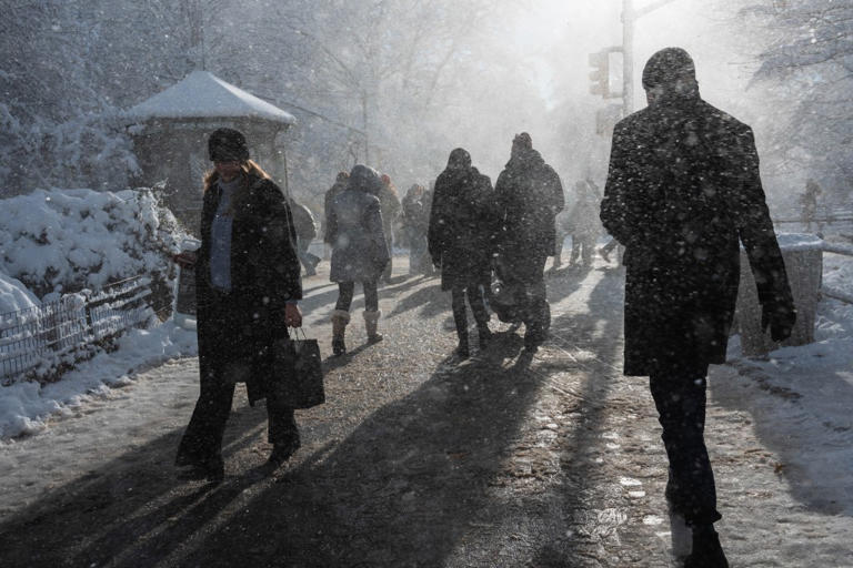 NYC region braces for 'fast-moving' snow storm Friday into Saturday ...