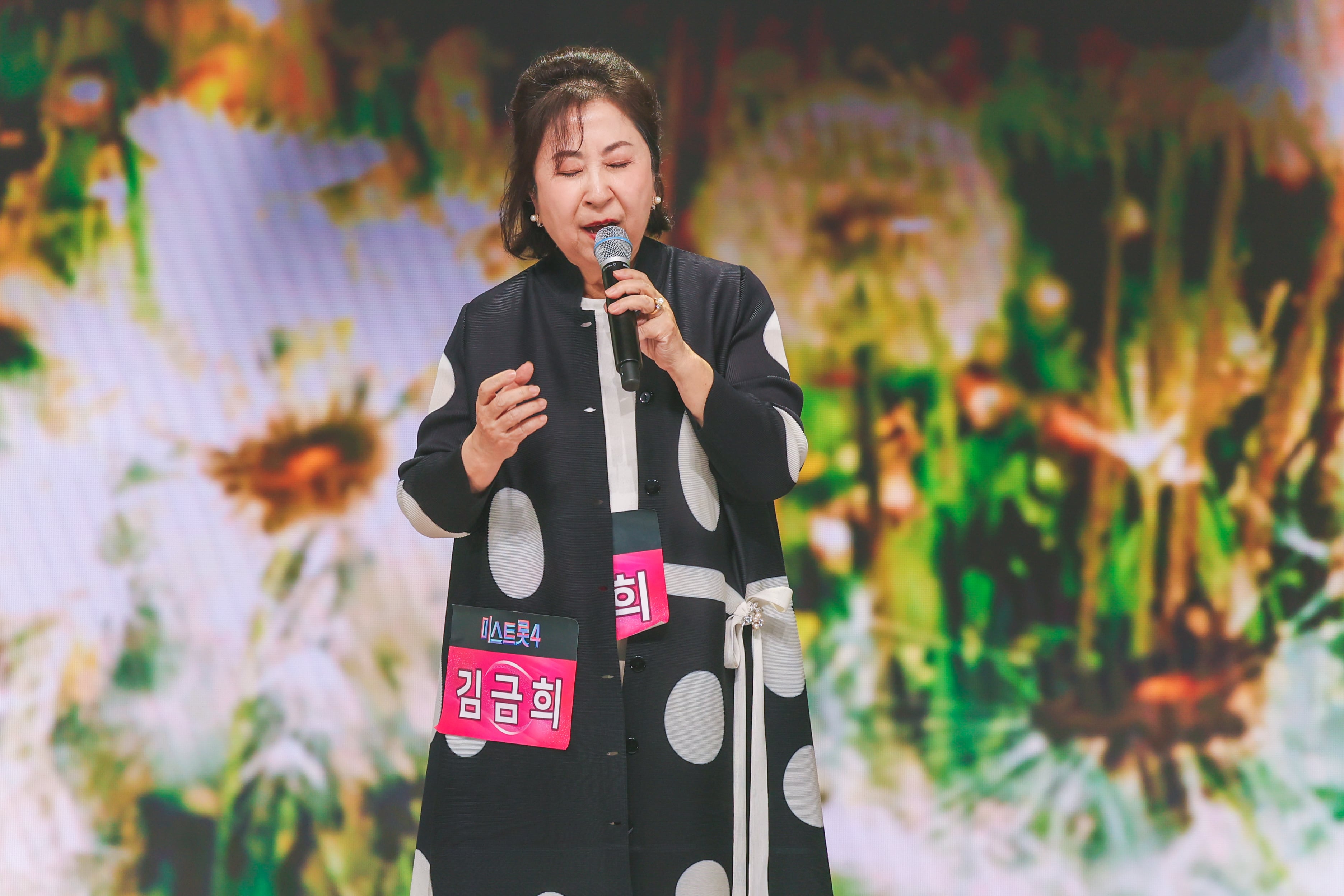 Miss Trot 4's mother-daughter first fuels ratings surge