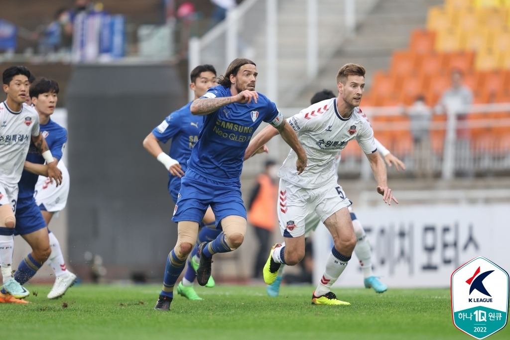 '리얼 블루' 박건하 감독 수원FC행…더 뜨거울 K리그2 '수원 더비'