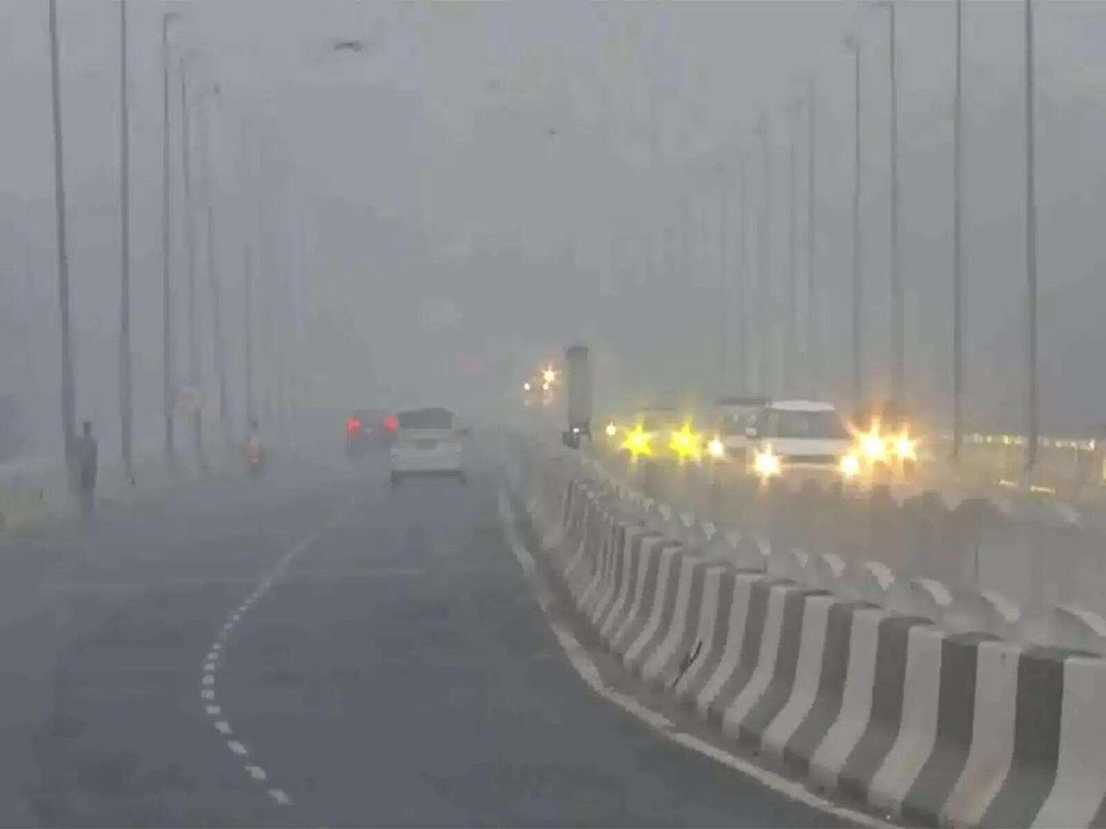 Delhi sees a breather in air quality, but pollution levels stay 'poor ...