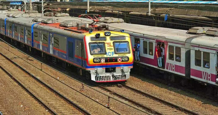 Knife attack in Mumbai local: Man stabs neighbour on train, families ...