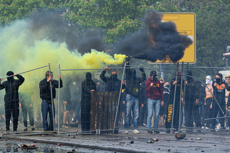 Dynamo-Randalierer muss hinter Gitter: Er bat selbst um ein Stadionverbot