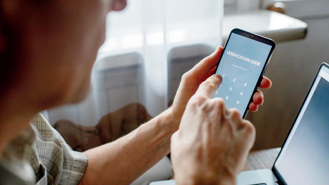 Mumbai: Senior citizen duped of Rs 4.10 lakh through fake PM portal link