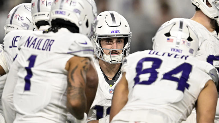 Vikings become rare team to win by 10 or more points with 10 or fewer ...